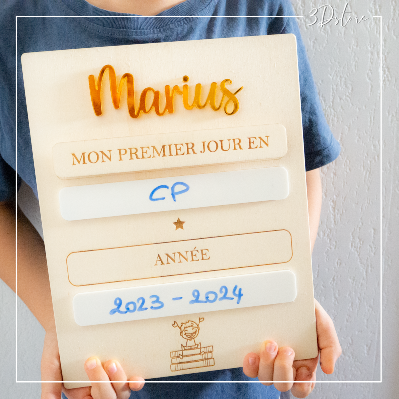 Pancarte de rentrée scolaire personnalisable en bois - petit garçon